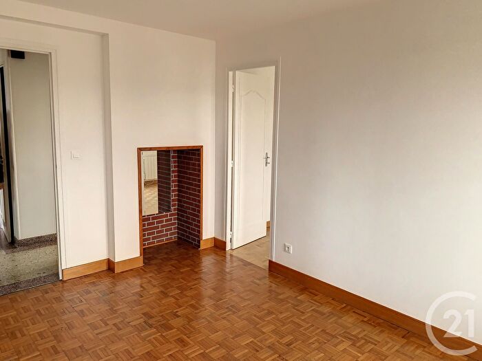 Appartement à louer - Troyes, Gare - 4 pièces - 3 chambres