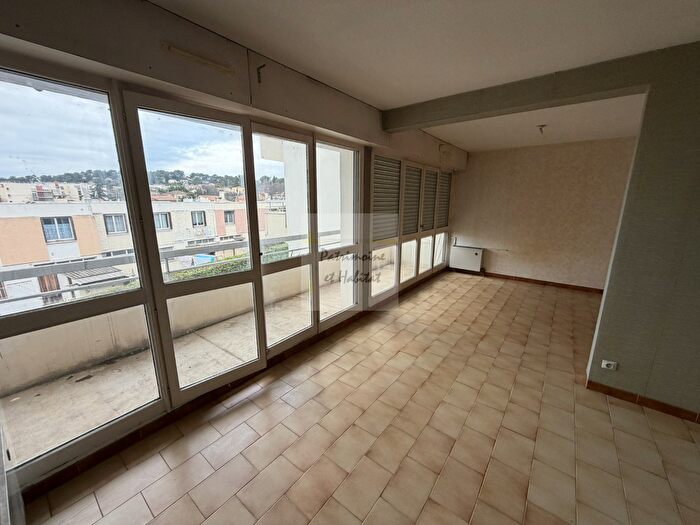 Appartement à vendre - Nîmes, Route dAvignon - 2 pièces - 1 chambre
