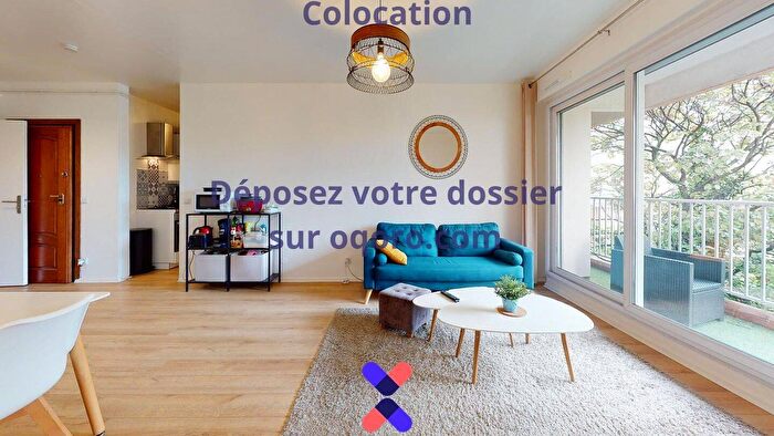 Appartement à louer - Moulin à Vent-Georges Lévy, Vénissieux - 5 pièces - 4 chambres