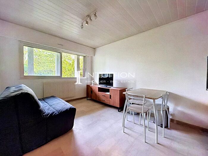 Appartement 1 pièce à louer à Cannes, Carnot