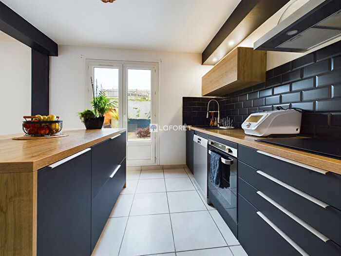 Maison à louer - Châteaulin - 5 pièces - 4 chambres