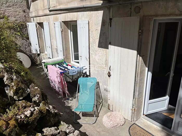 Maisons à vendre et appartements à louer - 1
