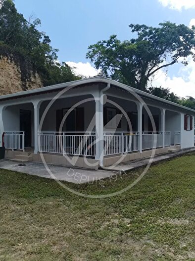 Maison 4 pièces à Les Abymes, à louer