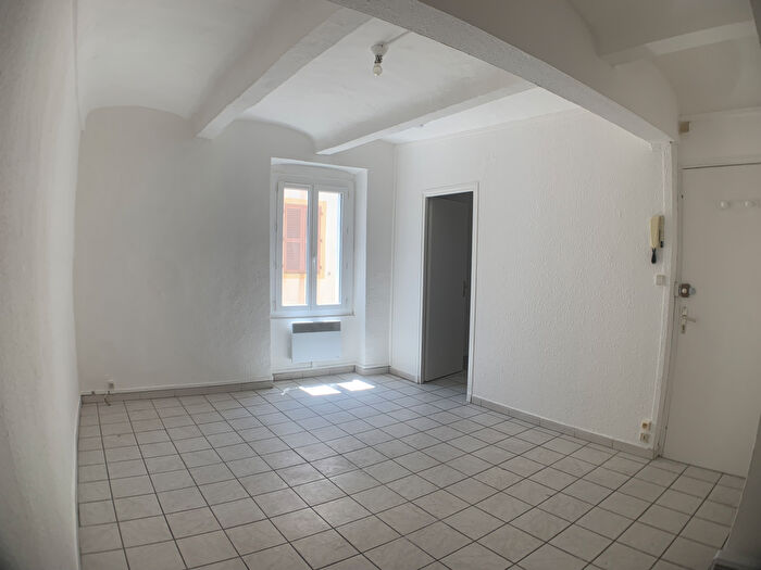 Appartement à louer - Alès, Centre-ville - 2 pièces - 1 chambre