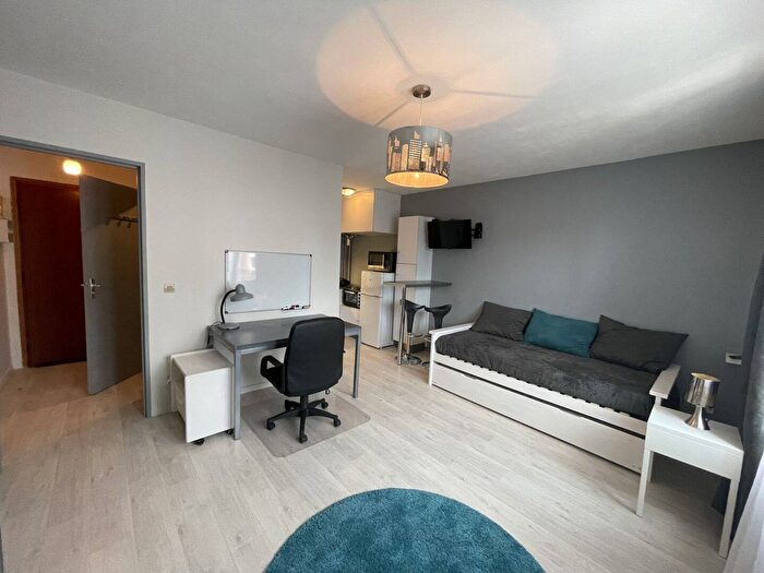 Moulins, Lille : Appartement 1 pièce à louer