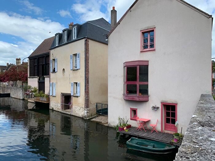 Appartement à louer - Chartres, Centre-ville - 2 pièces - 1 chambre
