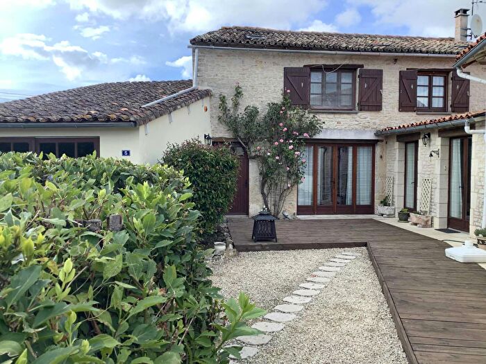 Maison à vendre - Pamproux - 7 pièces - 4 chambres