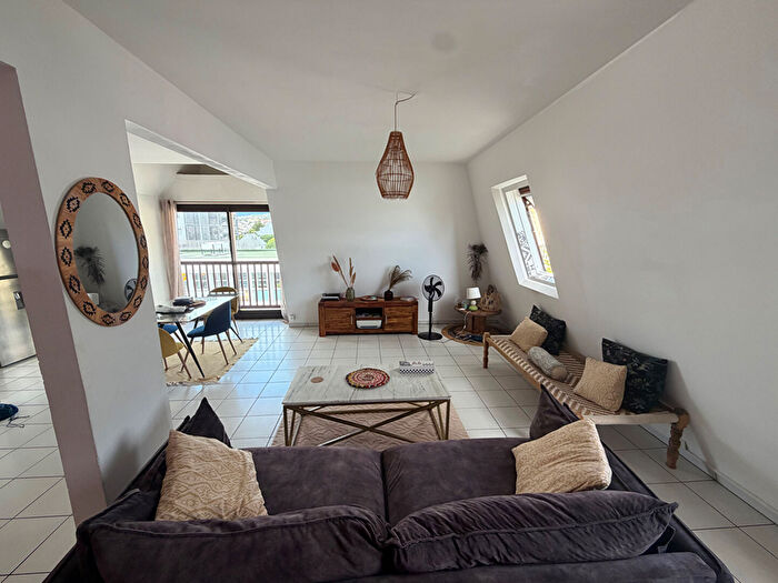 Appartement 5 pièces à Saint-Denis, Centre-ville, à vendre