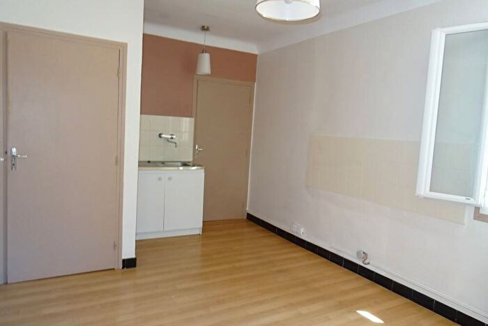 Appartement à louer - Contes - 2 pièces - 1 chambre