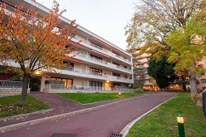 Appartement à louer - Gérard de Nerval, Saint-Germain-en-Laye - 4 pièces - 3 chambres