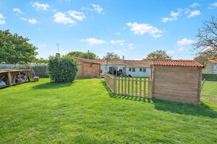 Maison à vendre - Saint-Georges-de-Pointindoux - 2 pièces - 1 chambre