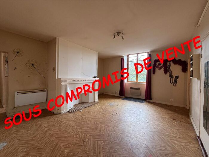 Appartement à vendre - Saint-Yrieix-la-Perche - 2 pièces - 1 chambre