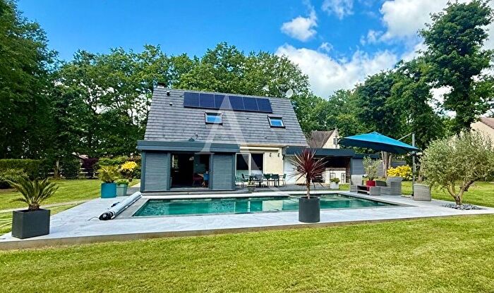 Maison 5 pièces à Favières, à vendre