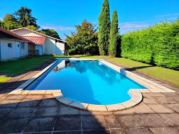 Oloron-Sainte-Marie : Maison 5 pièces à vendre