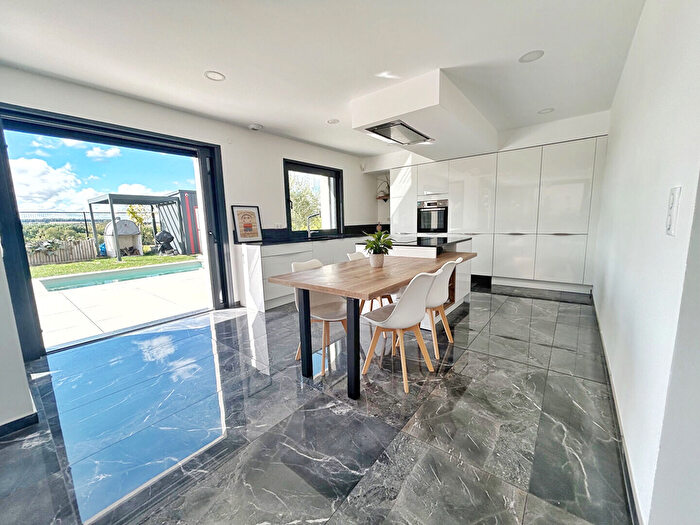 Maison à vendre - Plachy-Buyon - 8 pièces - 5 chambres