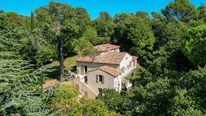 Maison à vendre - Aix-en-Provence, Pont de Beraud - 10 pièces - 7 chambres