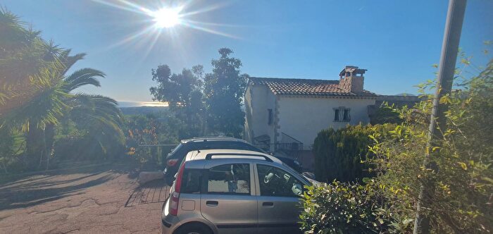 Maison à vendre - Aspremont - 6 pièces - 3 chambres