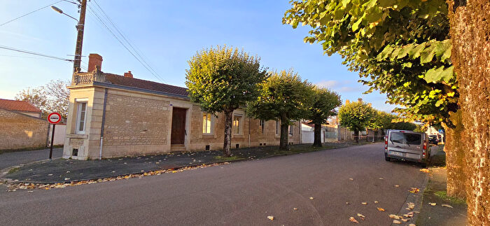 Maison à vendre - Luçon - 4 pièces - 3 chambres