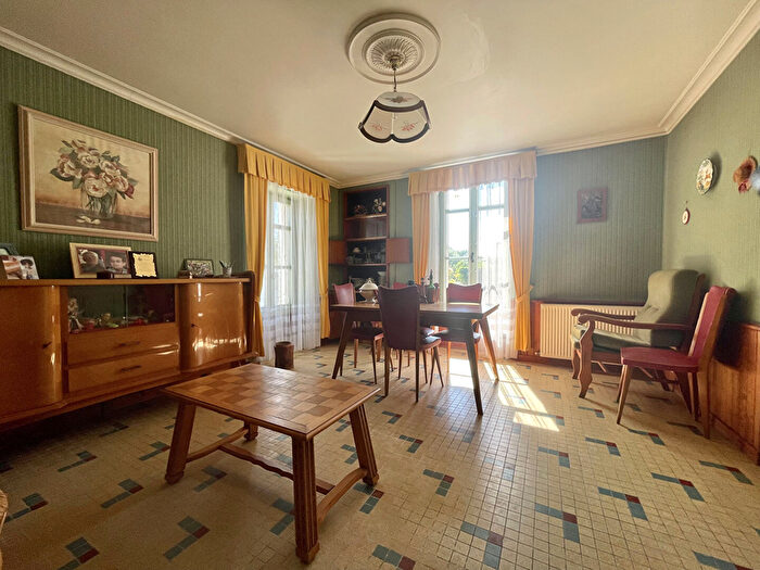 Maison à vendre - Tallud-Sainte-Gemme - 5 pièces - 3 chambres