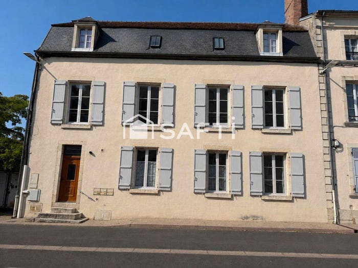 Centre Ville, Cosne-Cours-sur-Loire : Appartement 3 pièces à louer