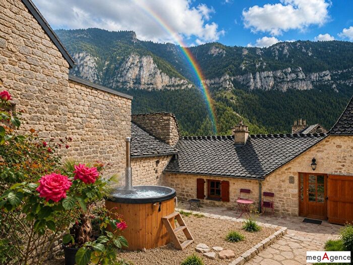 Sainte-Enimie : Maison 11 pièces à vendre