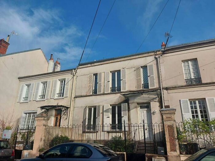 Maison à louer - Rive de Seine Sud Est, Melun - 5 pièces - 3 chambres