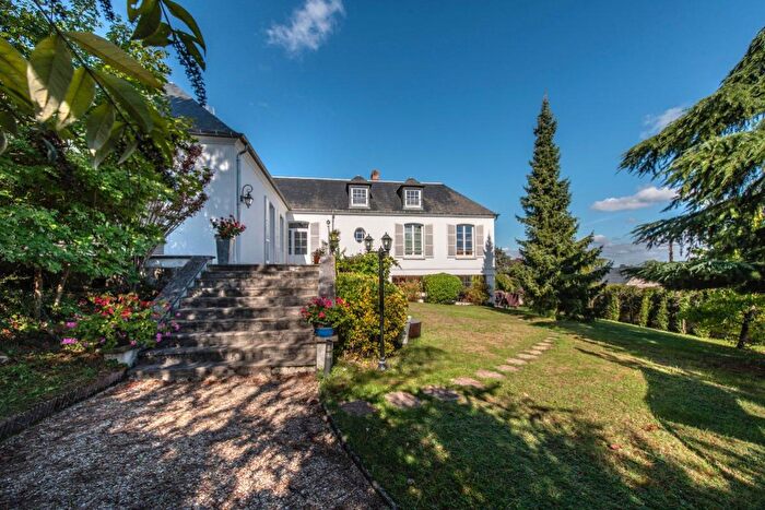 Saint-Pierre-lès-Nemours : Maison 9 pièces à vendre