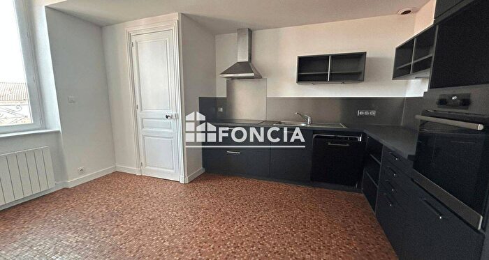 Appartement 6 pièces à Centre Ville, Le Coteau, à louer