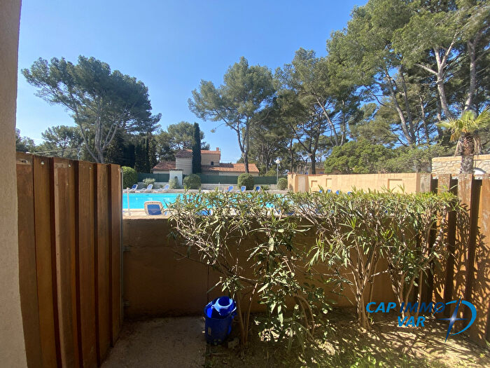 Appartement à louer - Sanary-sur-Mer, Le Pont dArand, Ancien Chemin de Toulon - 2 pièces - 1 chambre