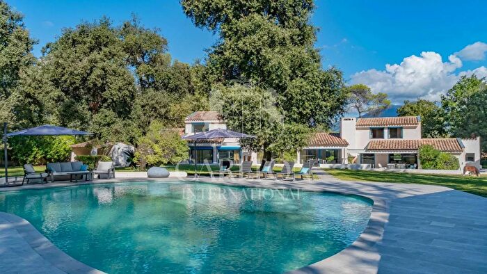 Maison à vendre - Valbonne, Bourerelle, Saint-Hélène, Font Martine - 15 pièces - 7 chambres