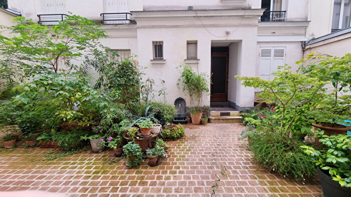 Appartement 3 pièces à Paris 18ème, Barbès, Château Rouge, à vendre
