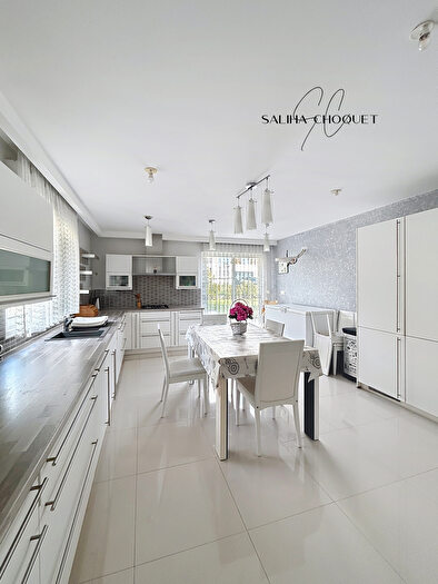 Maison à vendre - Crégy-lès-Meaux - 6 pièces - 4 chambres