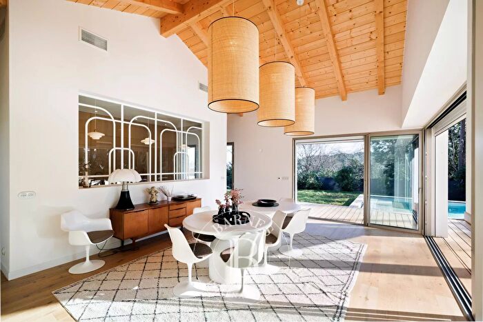 Maison à vendre - Bassussarry - 6 pièces - 5 chambres