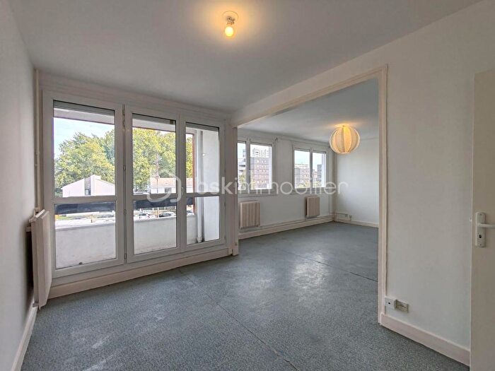 Fleury-les-Aubrais, Centre-ville, Lamballe : Appartement 3 pièces à vendre