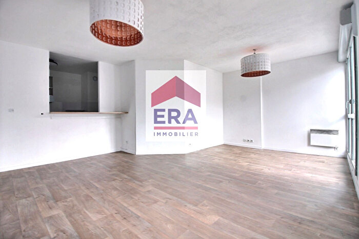 Saint-Ouen, Centre-ville : Appartement 2 pièces à vendre