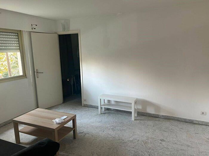 Appartement à louer - Val Fleuri-Montaleigne, Cagnes-sur-Mer - 1 pièce