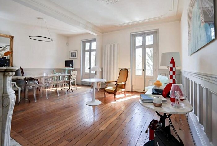 Levallois-Perret, Henri Barbusse - Appartement 4 pièces à vendre