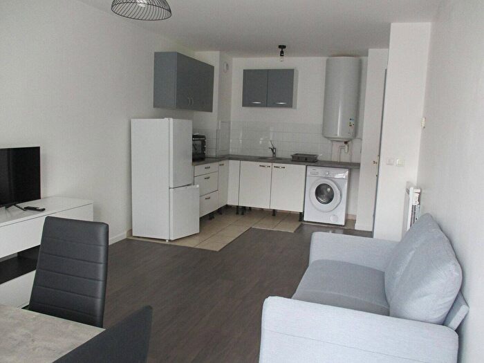 Appartement à louer - Leclerc-Verdun Nord Est, Brie-Comte-Robert - 2 pièces