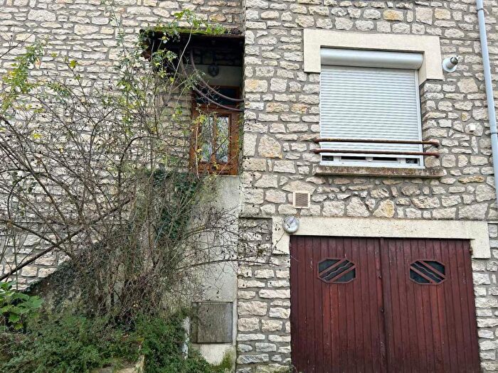 Appartement à vendre - Cosne-Cours-sur-Loire - 3 pièces - 2 chambres