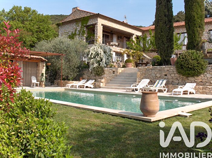 Maison 11 pièces à vendre à Lourmarin