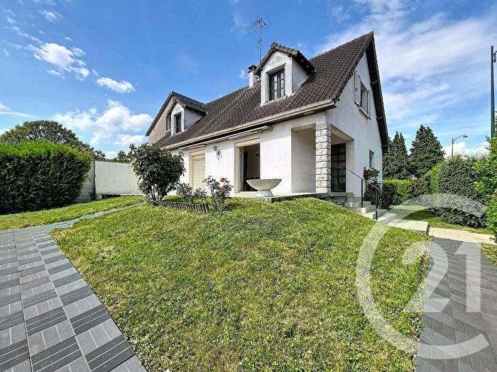 Maison 6 pièces à vendre à Pontault-Combault, Centre commercial