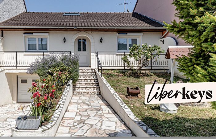 Maison à vendre - Ormesson-sur-Marne - 5 pièces - 3 chambres