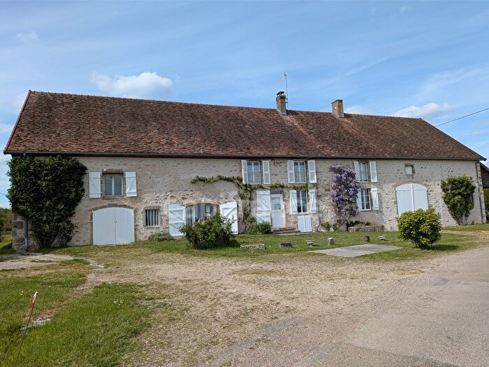 Saulieu : Maison 8 pièces à vendre