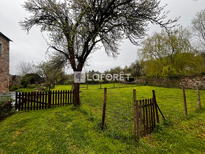 Maison à vendre - Bertholène - 8 pièces - 6 chambres