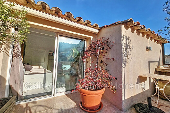 Maison à vendre - La Garde-Freinet - 5 pièces - 3 chambres