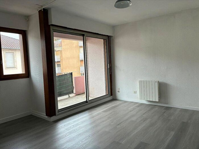 Appartement à louer - Saint Pierre, Dax - 1 pièce