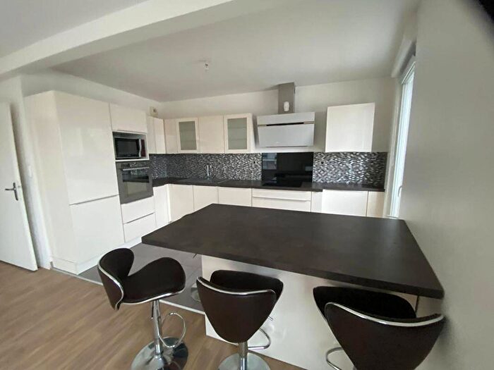 Appartement à louer - Brouets Gare, Mantes-la-Ville - 3 pièces - 2 chambres