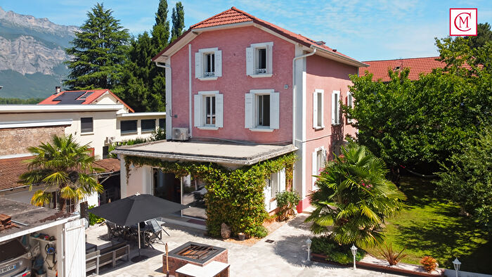 Villard-Bonnot - Maison 9 pièces à vendre