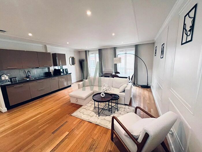 Appartement à vendre - Paris e , Saint-Philippe du Roule - 2 pièces - 1 chambre