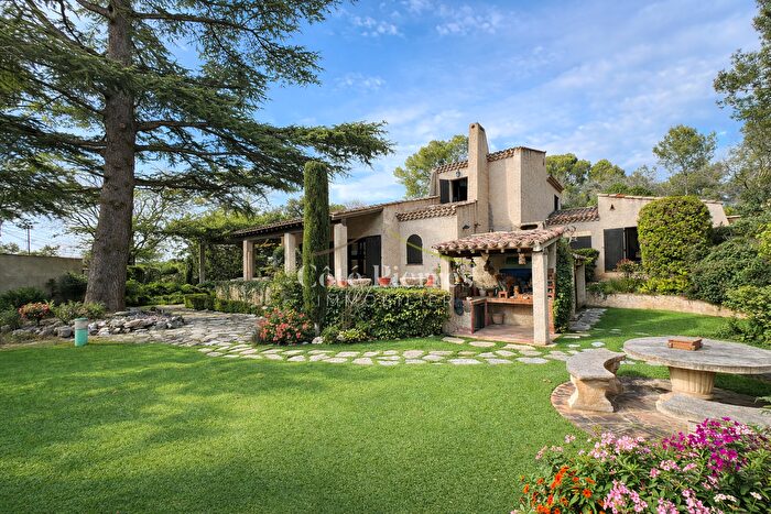 Maison à vendre - Nîmes, Tour Magne - 5 pièces - 3 chambres